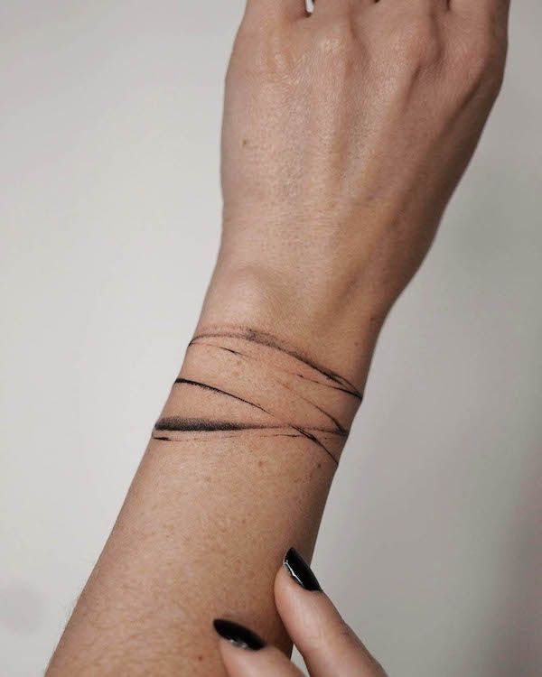 Fine Line Tattoos: 2025's Hottest Minimalist Trends!